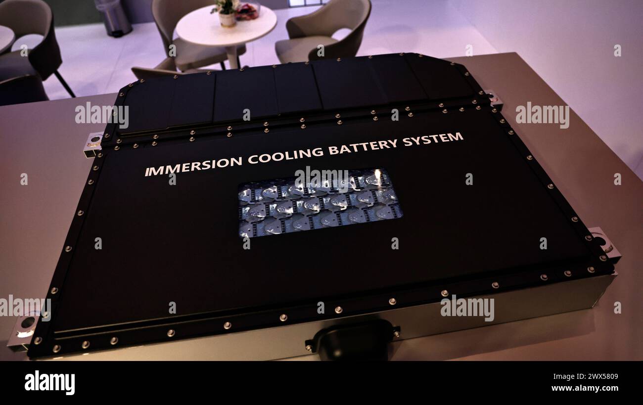 Immersion battery cooling system hi-res stock photography and images ...