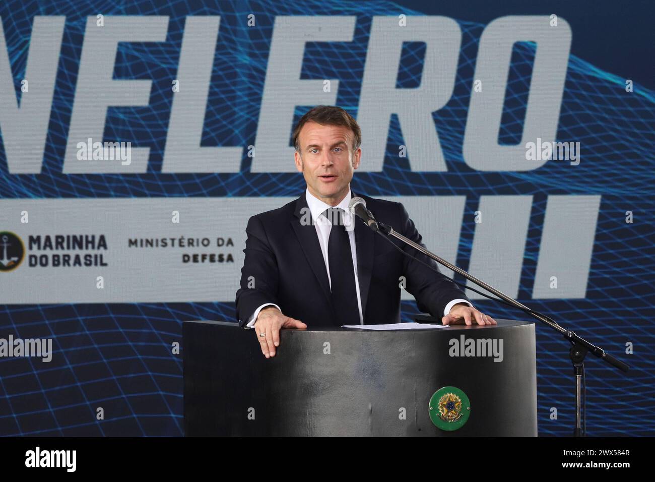 French President Emmanuel Macron and Brazilian President Luiz Inacio ...