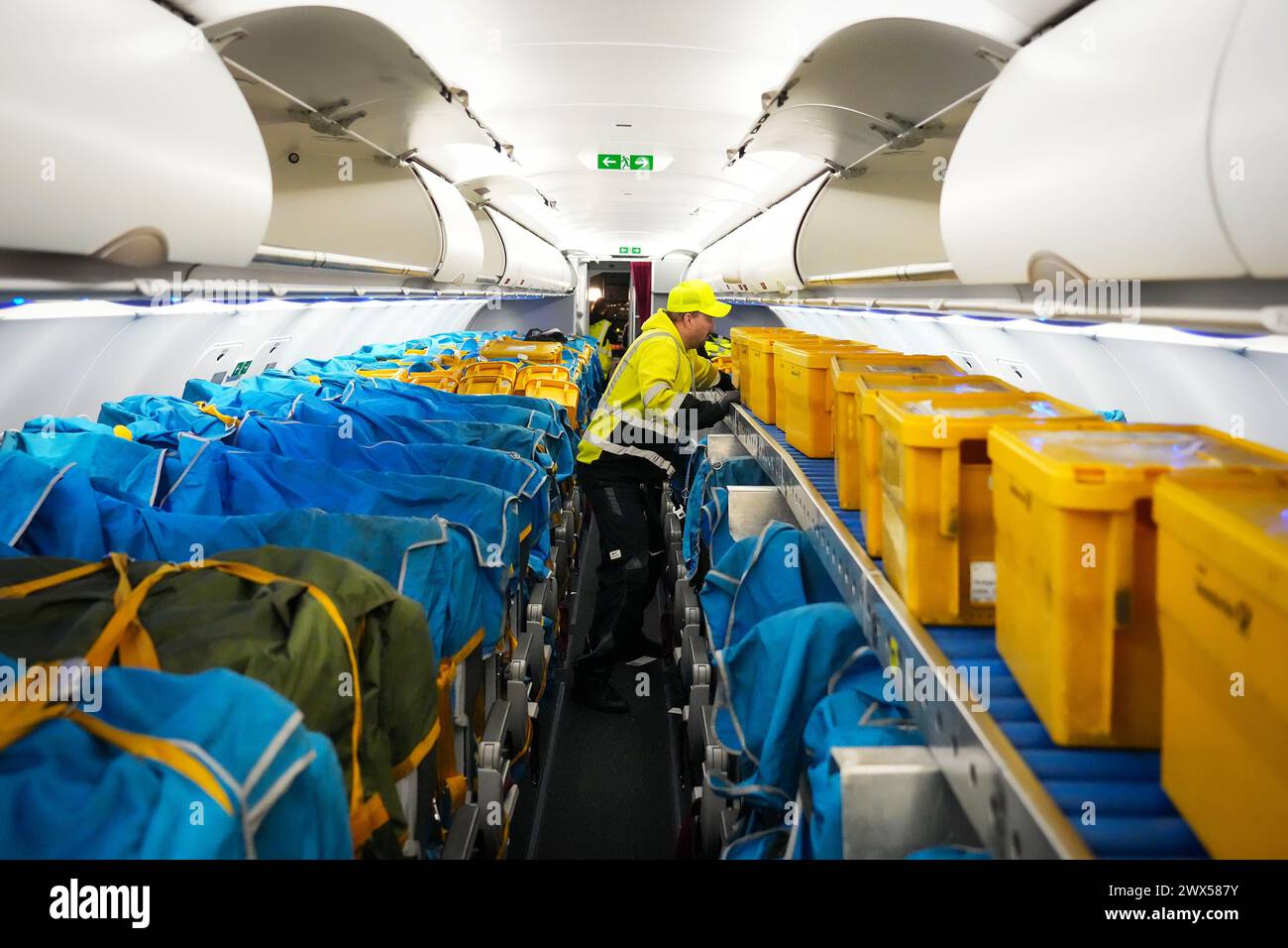 Six mail boxes hi-res stock photography and images - Alamy