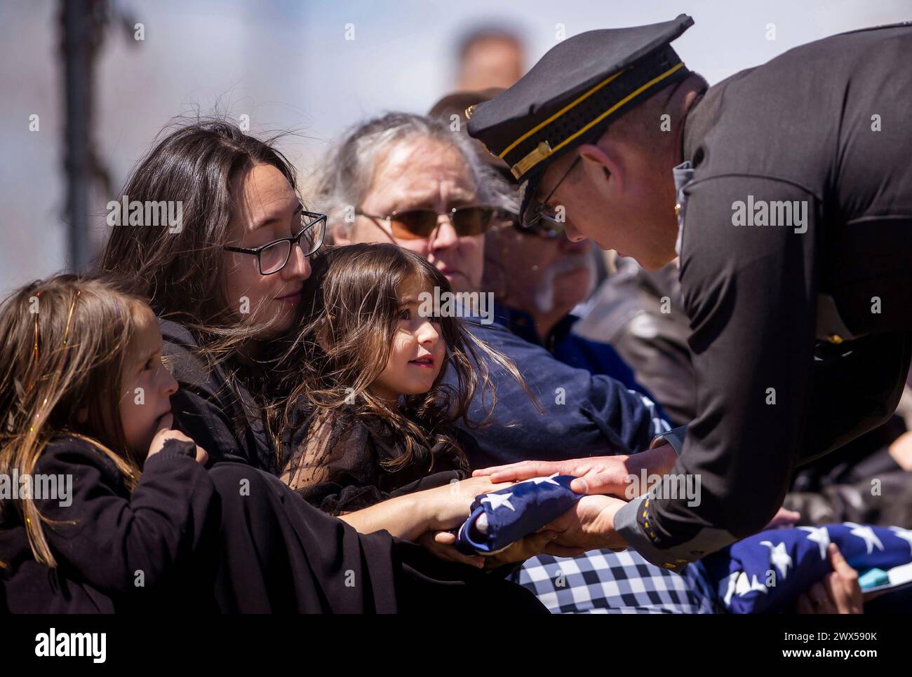 New Mexico State Police officer Justin Hare's girlfriend, Daizaare ...