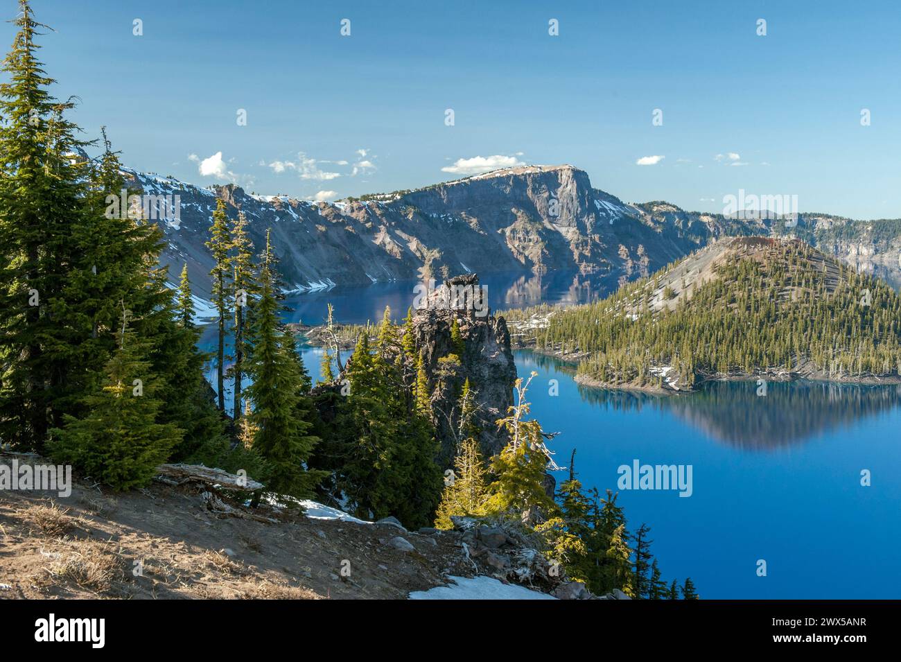 The rim and Wizard Island of Oregon's Crater Lake, as seen from ...