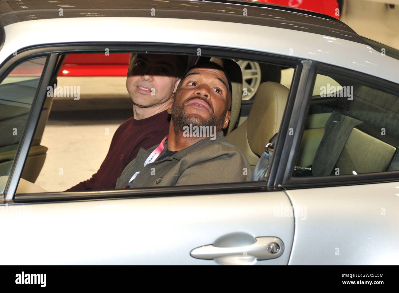 New York, USA. 27th Mar, 2024. Michael Strahan checks out his 2024 ...
