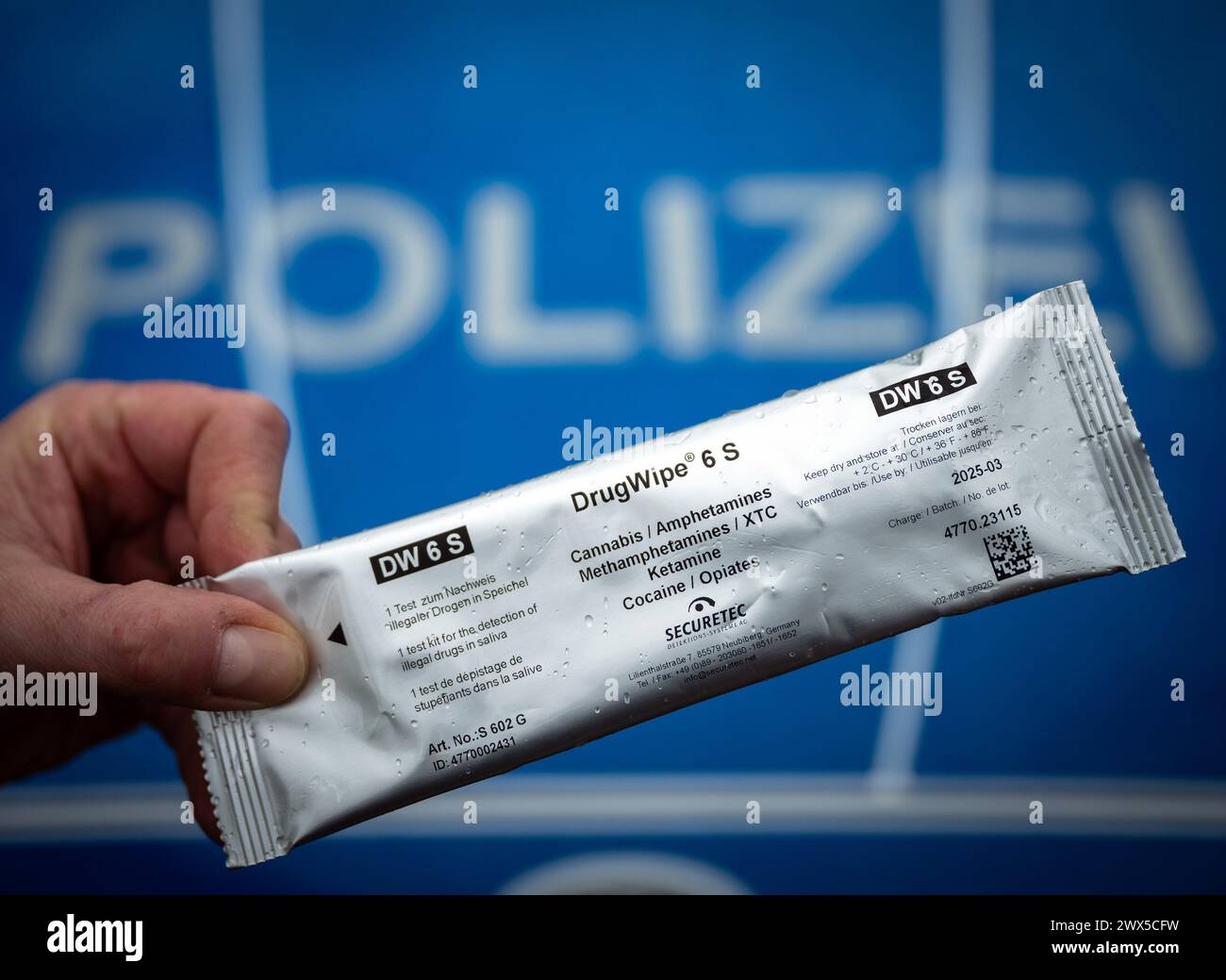 Quick test drugs hi-res stock photography and images - Alamy