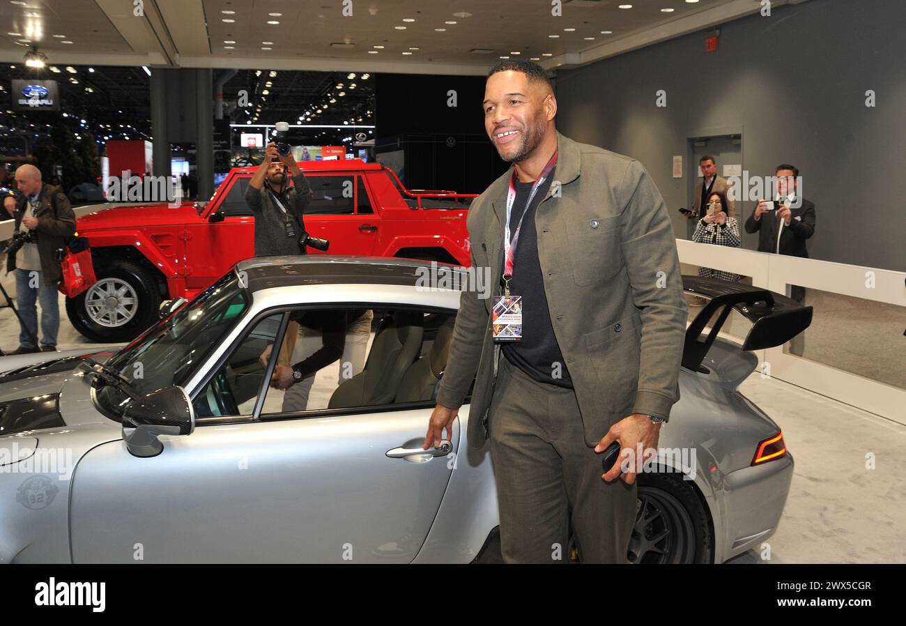 New York, USA. 27th Mar, 2024. Michael Strahan checks out his 2024 ...