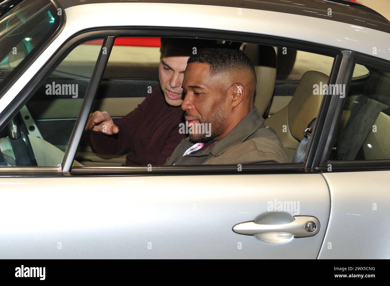 New York, USA. 27th Mar, 2024. Michael Strahan checks out his 2024 ...