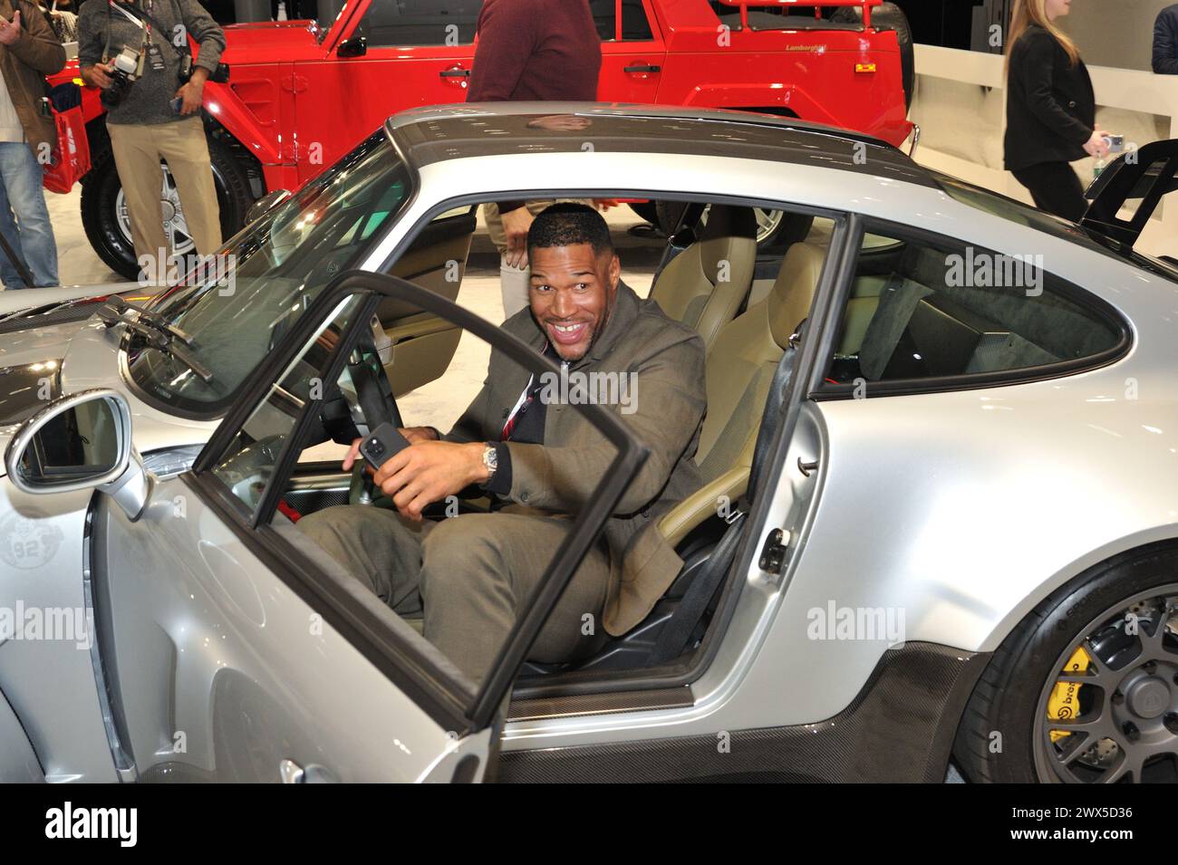 New York, USA. 27th Mar, 2024. Michael Strahan checks out his 2024 ...