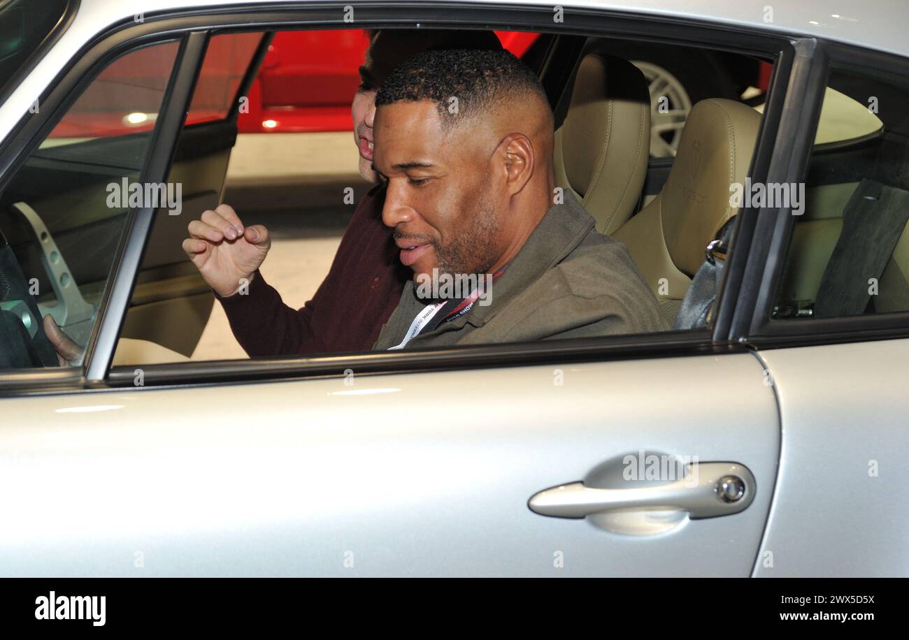 New York, USA. 27th Mar, 2024. Michael Strahan checks out his 2024 ...