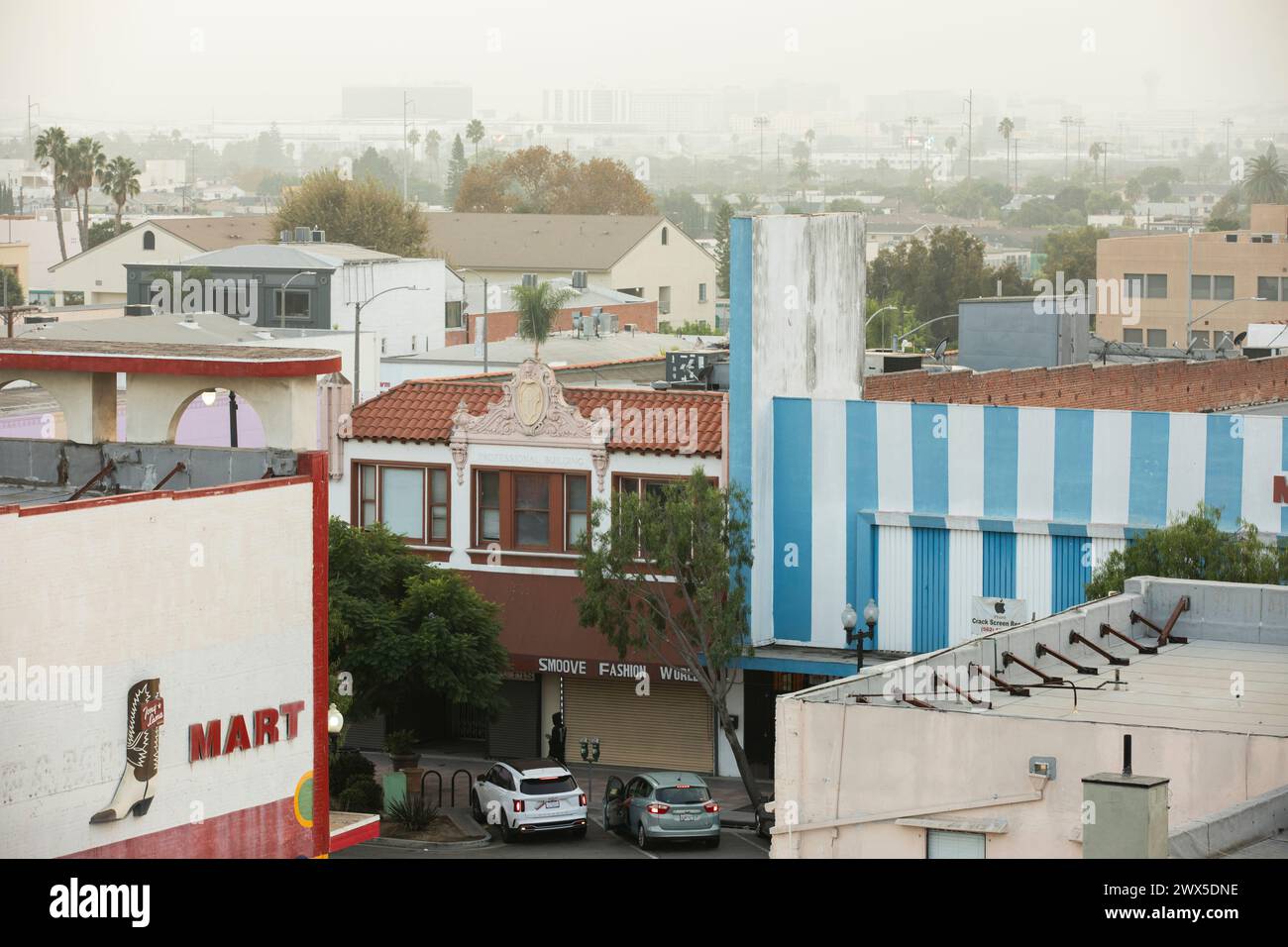 Inglewood, California, USA - October 7, 2022: Afternoon foggy sunlight ...