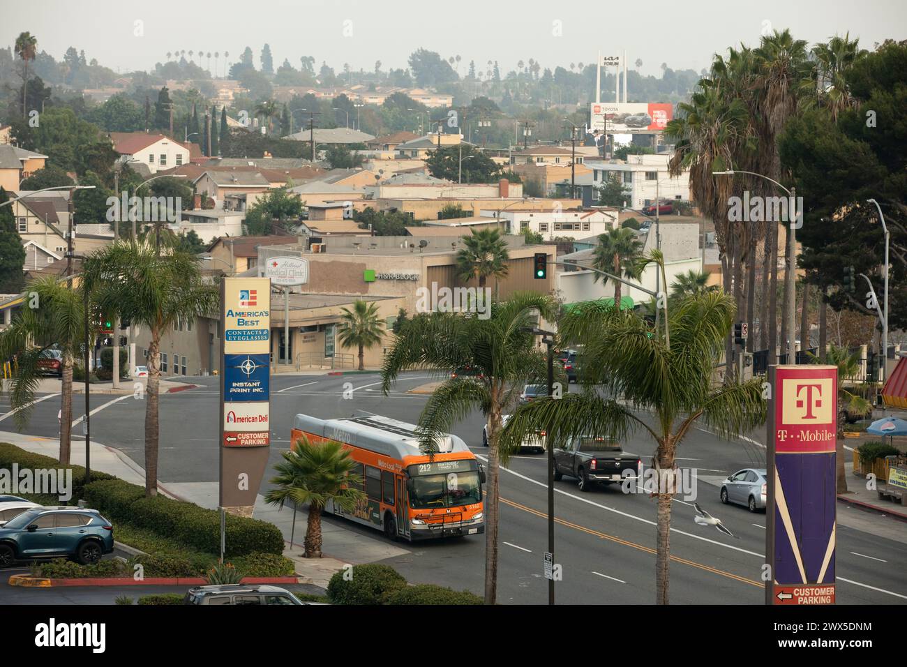 Inglewood, California, USA - October 7, 2022: Afternoon foggy sunlight ...