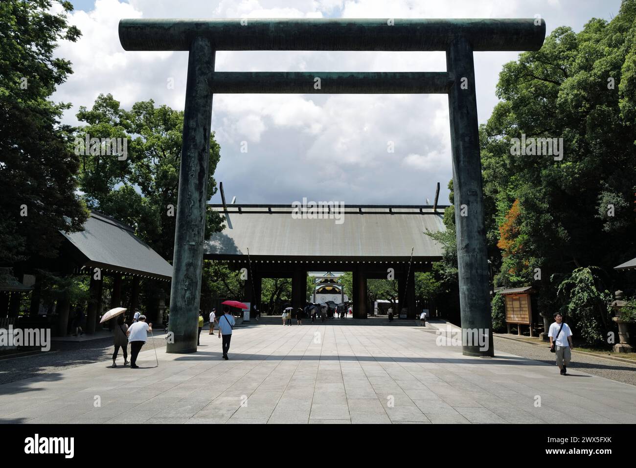 Daini Torii (Second shinto shrine arch) with the Shinmon (Main gate) in ...
