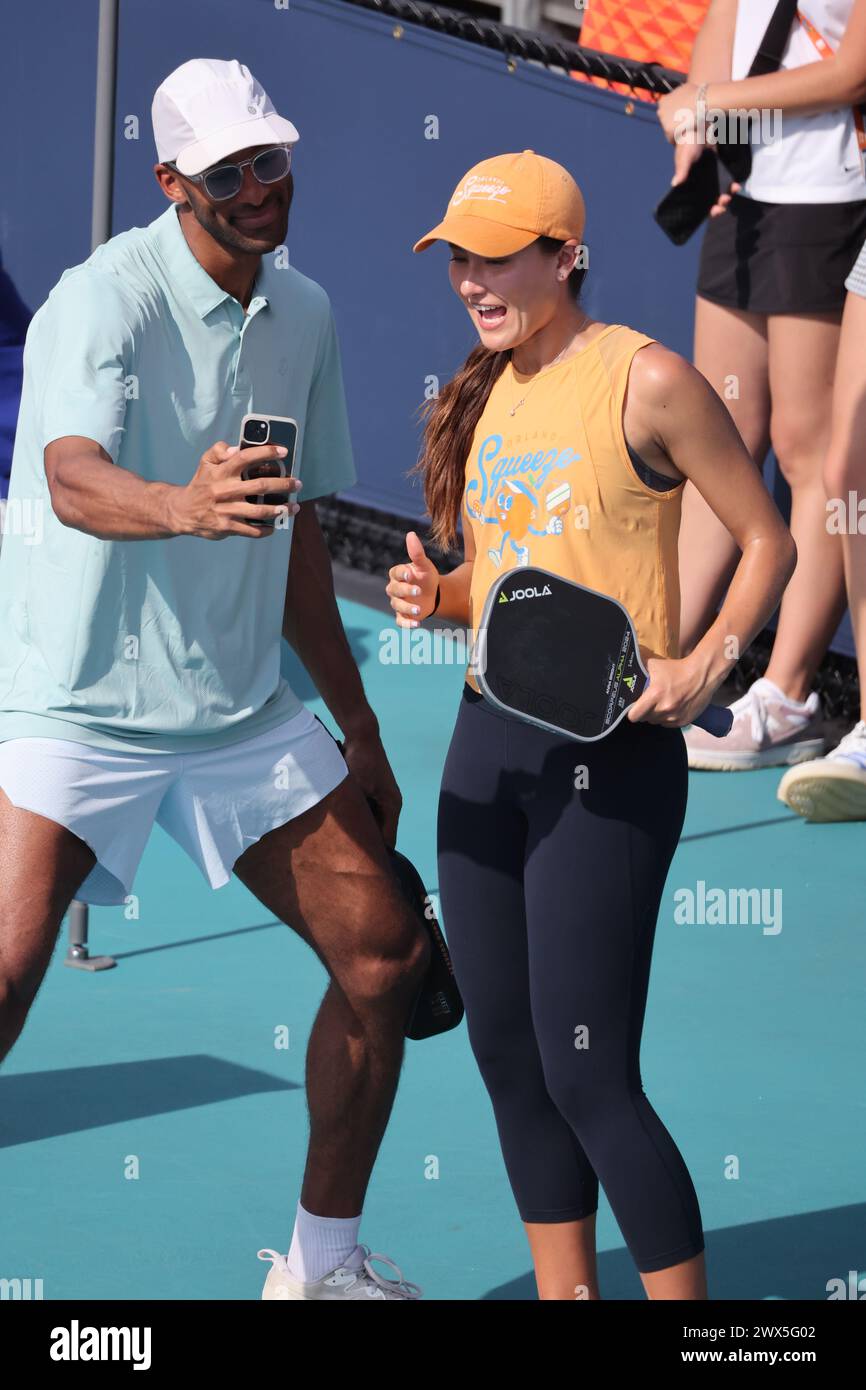 People playing pickleball hi-res stock photography and images - Alamy