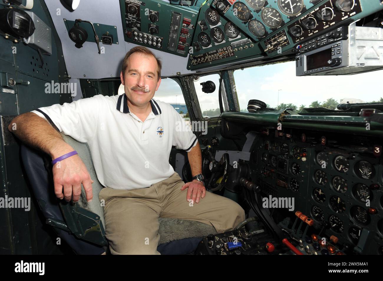 MIAMI, FL - NOVEMBER 17: Captain 'Sully' Sullenberger and Co-pilot Jeff ...
