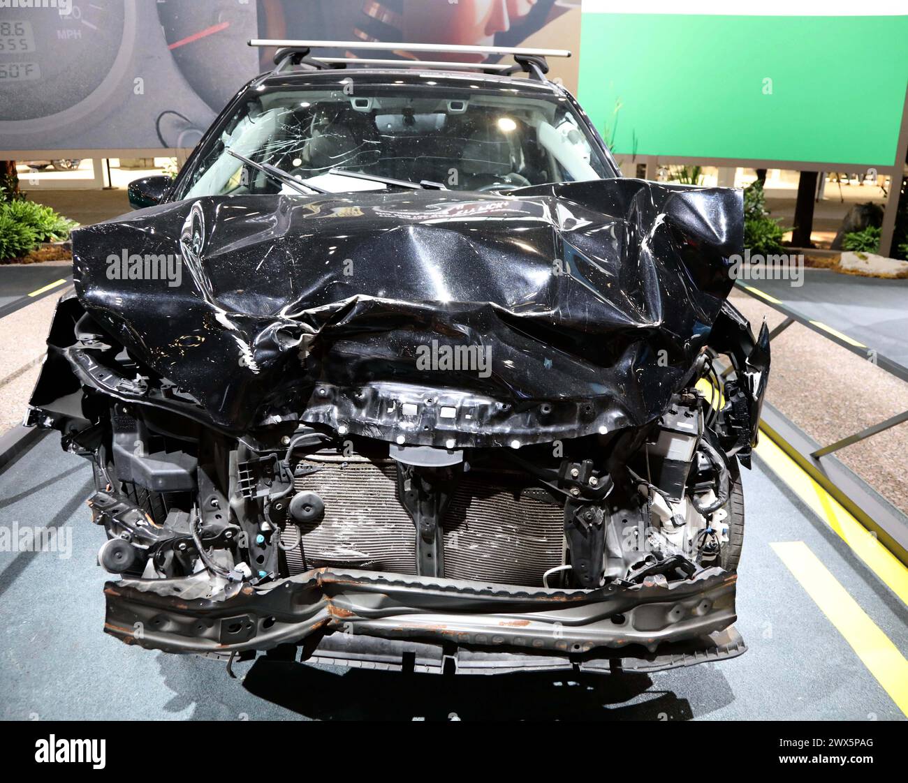 Crash test center hi-res stock photography and images - Alamy