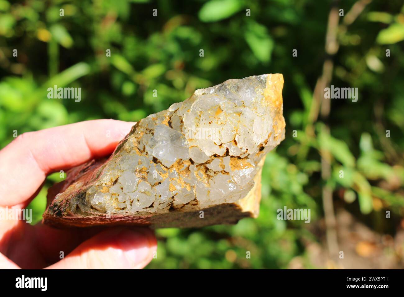 Large white flint hi-res stock photography and images - Alamy