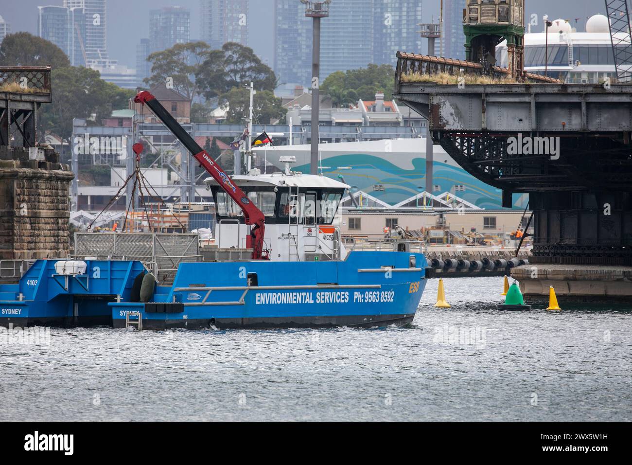 Sydney harbour litter hi-res stock photography and images - Alamy