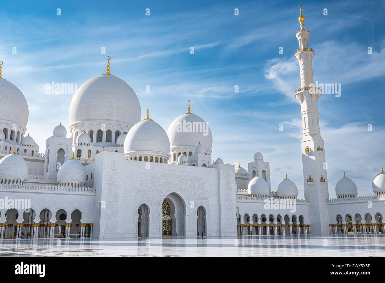 Detail of Sheikh Zayed Grand Mosque on the blue sky background. Sheikh ...