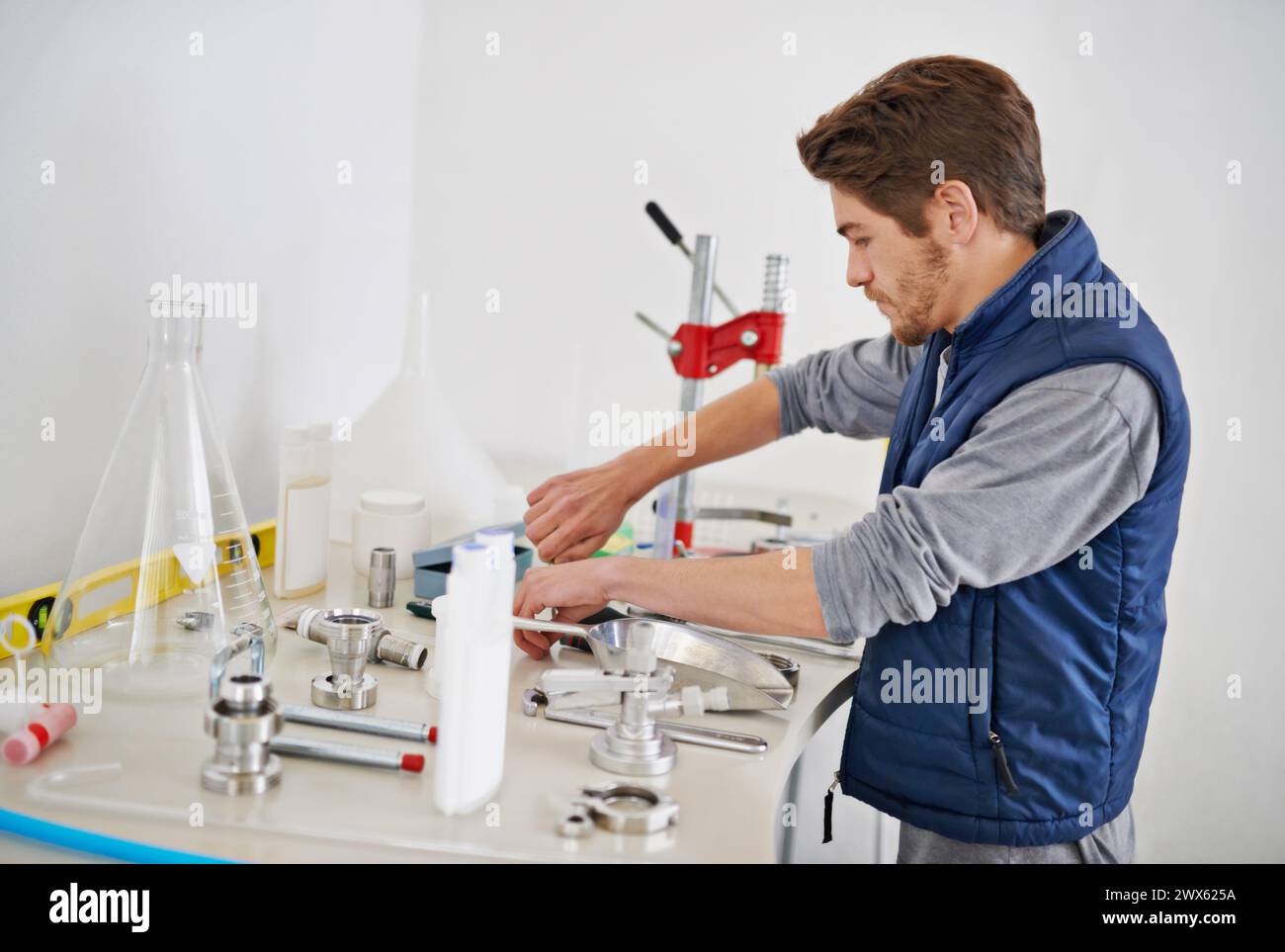 Lab workflow hi-res stock photography and images - Alamy