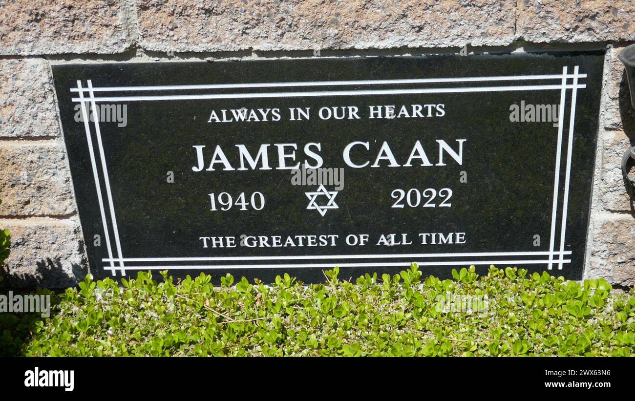 Mission Hills, California, USA 26th March 2024 Actor James Caan Grave in Mount Jerusalem Section ...