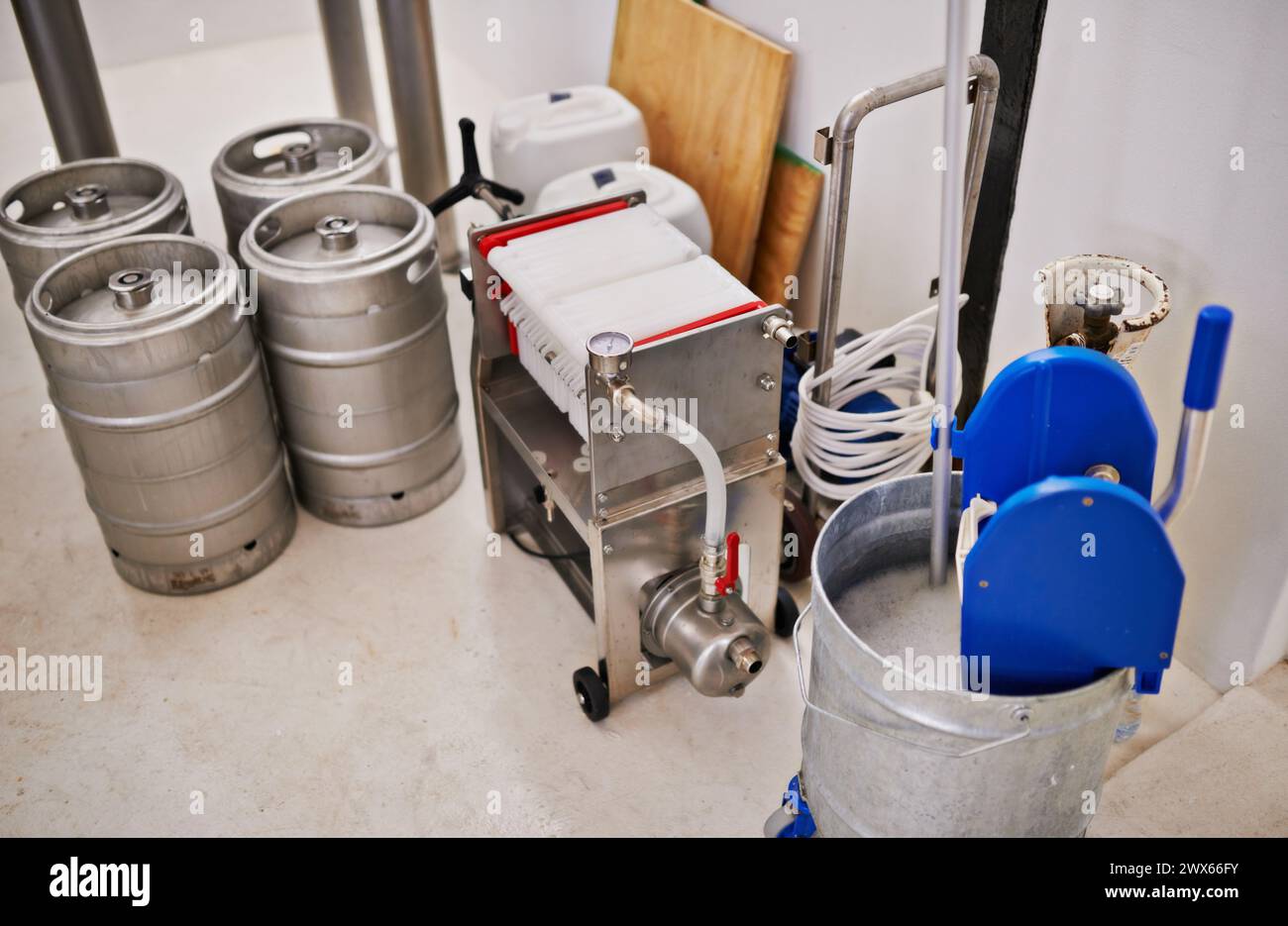 Brewery, tank and assembly line with machine for production for ...