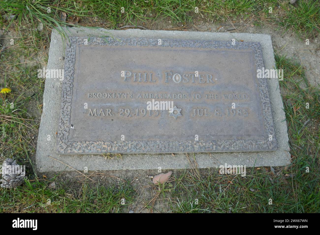 Mission Hills, California, USA 26th March 2024 Actor Phil Foster Grave ...