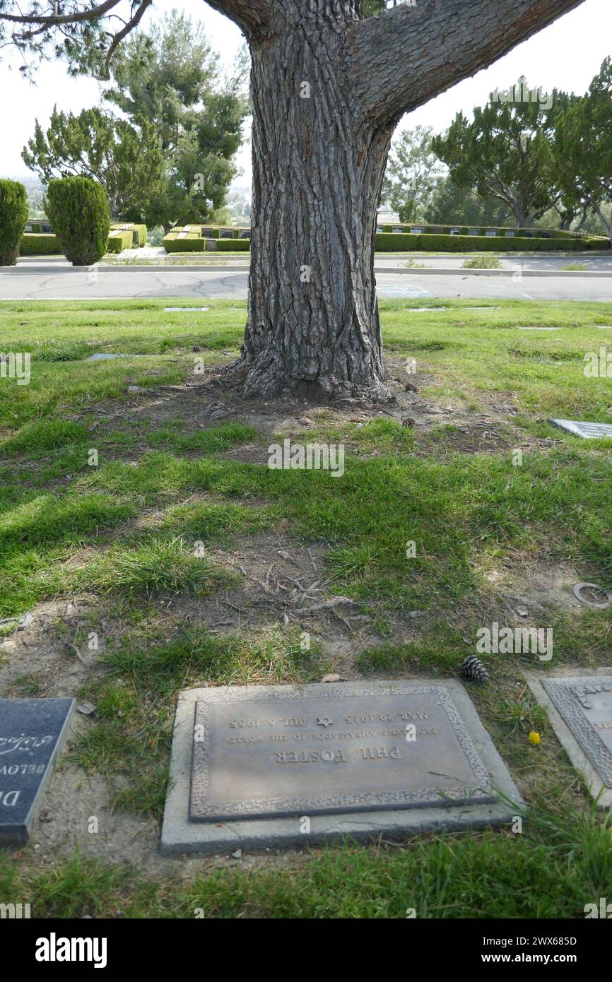 Mission Hills, California, USA 26th March 2024 Actor Phil Foster Grave ...