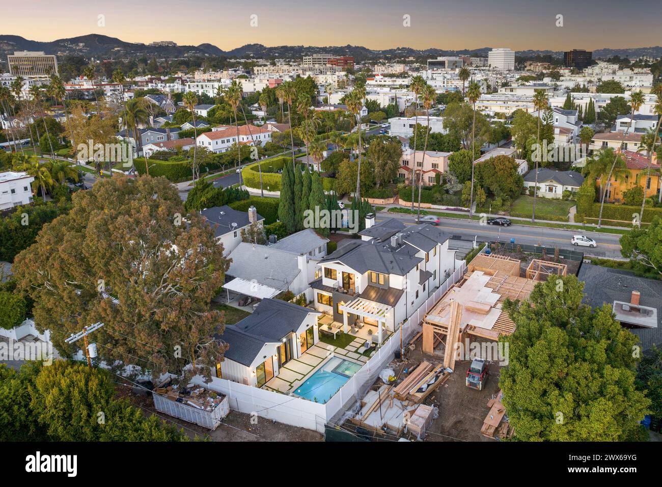 Aerial shadows of buildings hi-res stock photography and images - Alamy