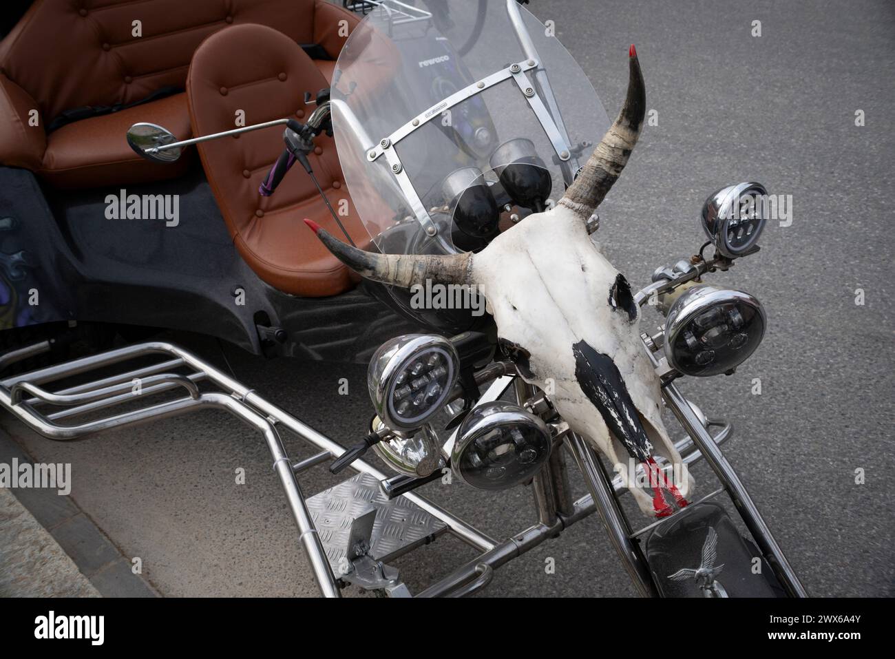 Chopper handlebars hi-res stock photography and images - Alamy
