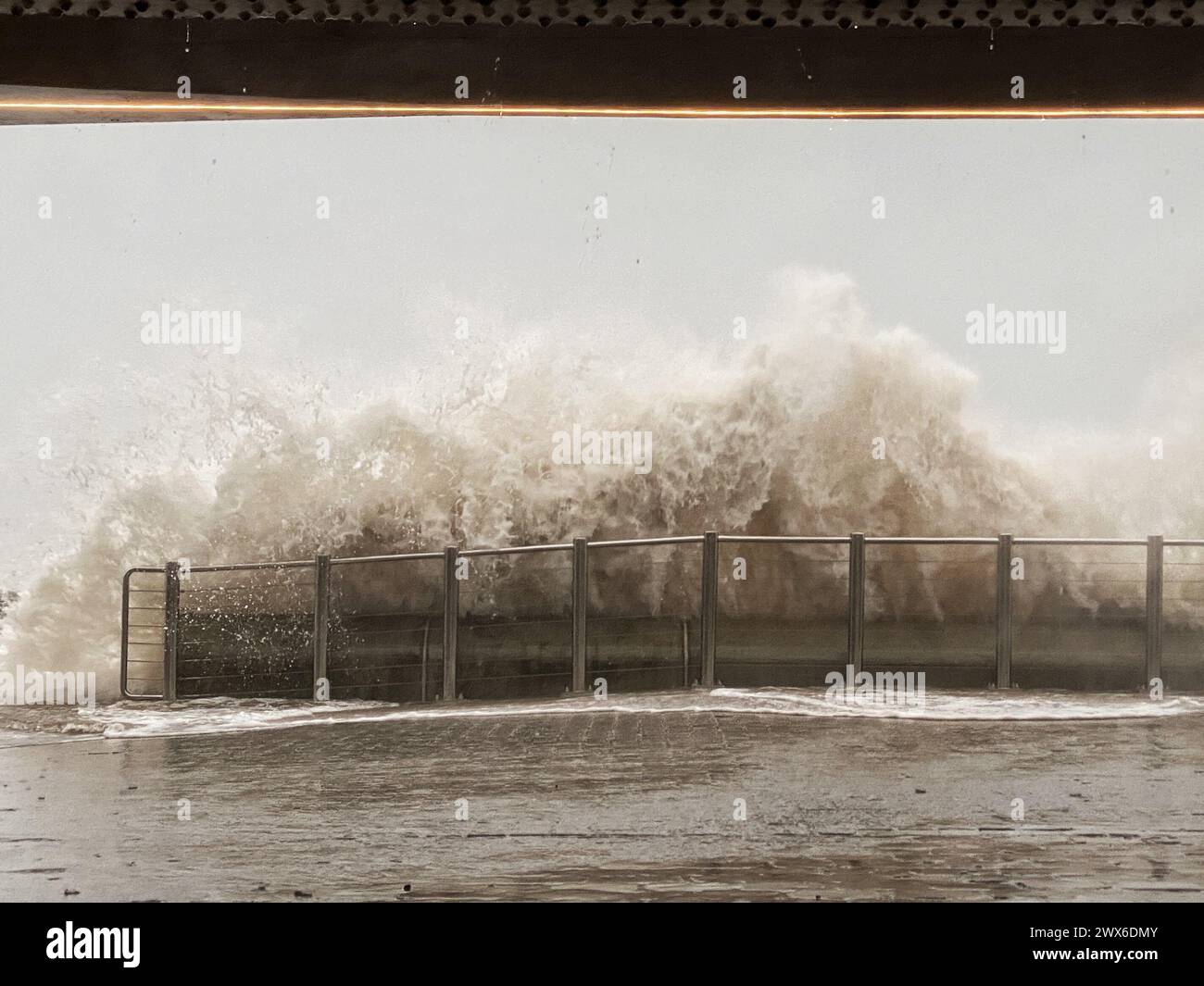 Dawlish, Devon, UK. 28th Mar, 2024. UK weather: big waves at Dawlish ...