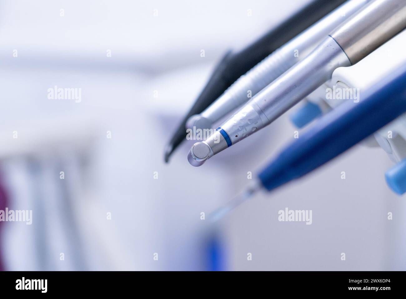 Dental care environment hi-res stock photography and images - Alamy