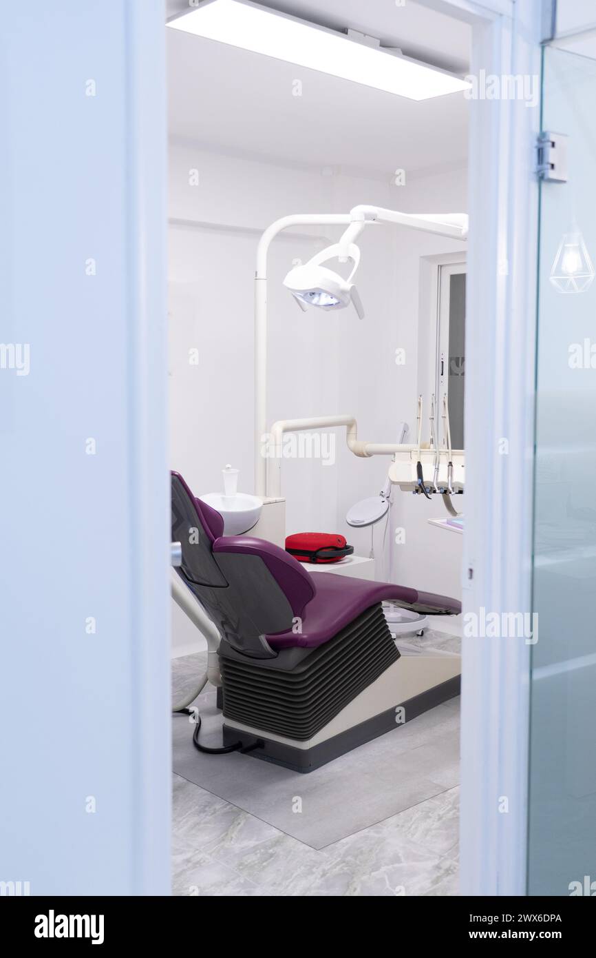 Dental chair setup hi-res stock photography and images - Alamy