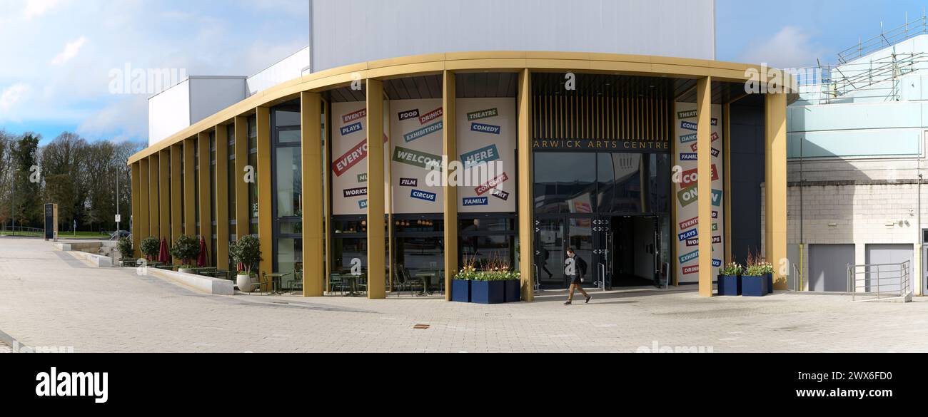 University warwick campus hi-res stock photography and images - Alamy