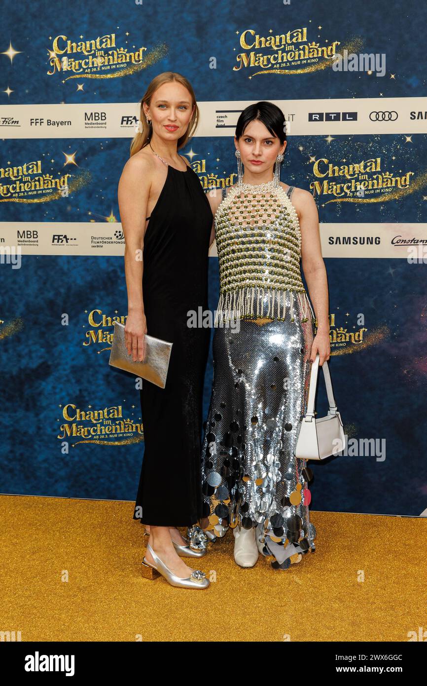Premiere Chantal Im Märchenland Caro Cult Und Romina Küper Bei Der