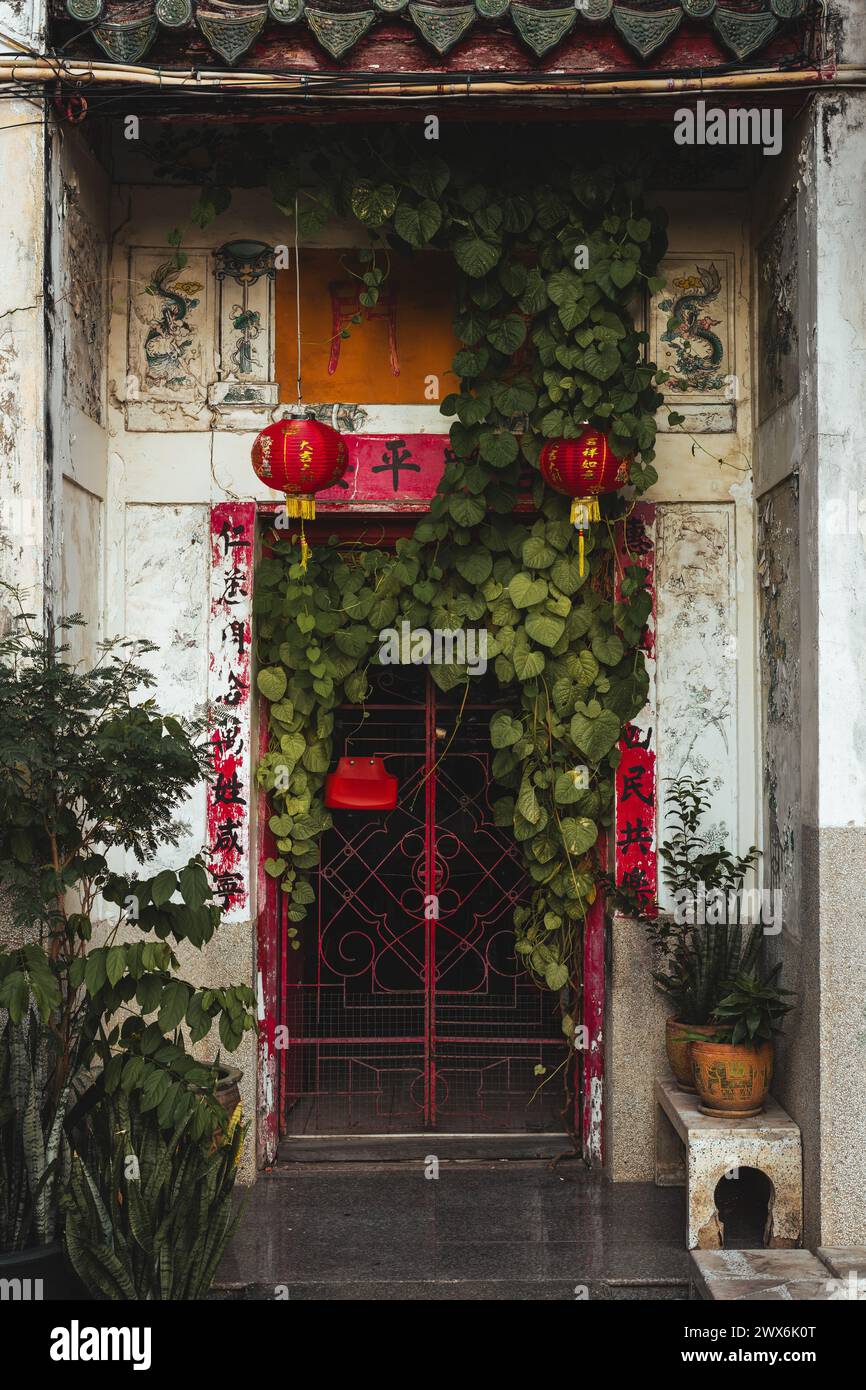 Chinese building craftsmanship hi-res stock photography and images - Alamy