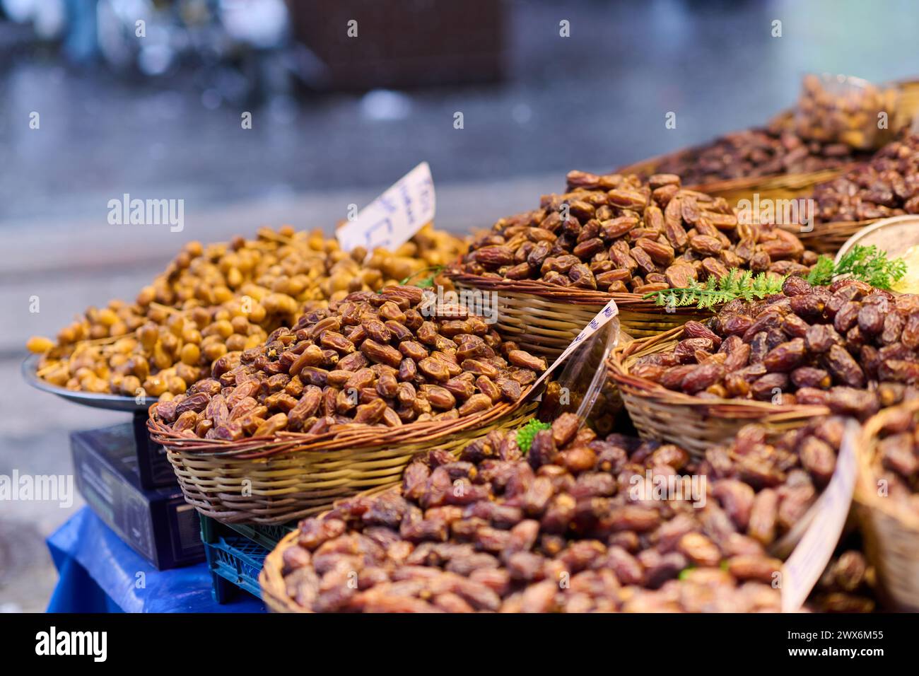 Packed date fruit hi-res stock photography and images - Alamy