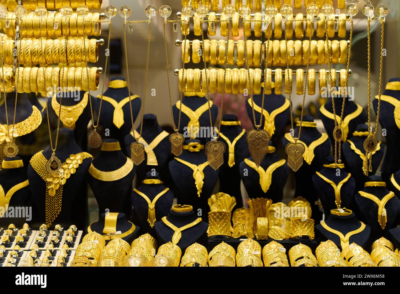 Treasures of Istanbul: A Dazzling Display of Handmade Gold Jewelry ...