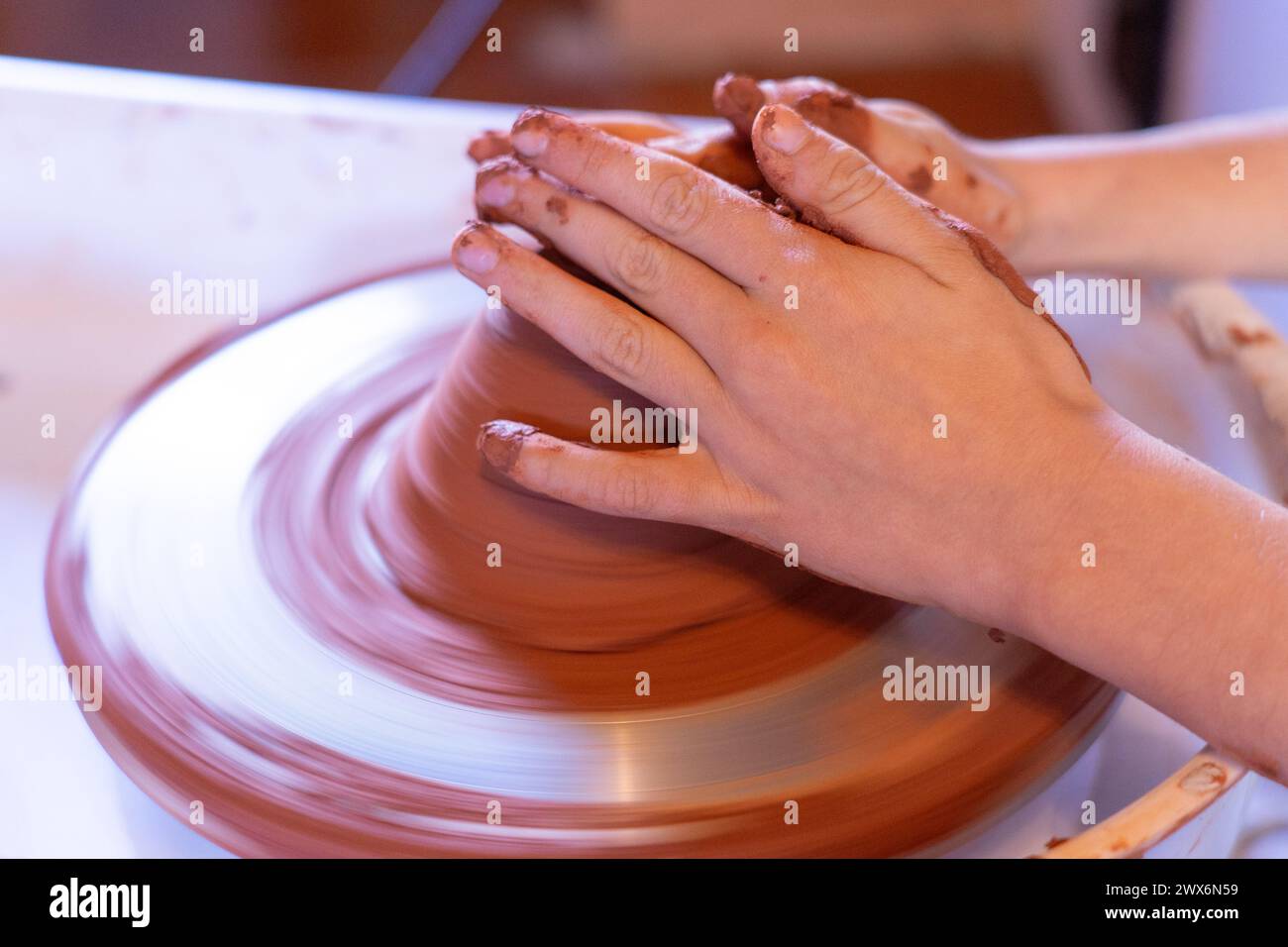 Handcrafting in pottery class hi-res stock photography and images - Alamy