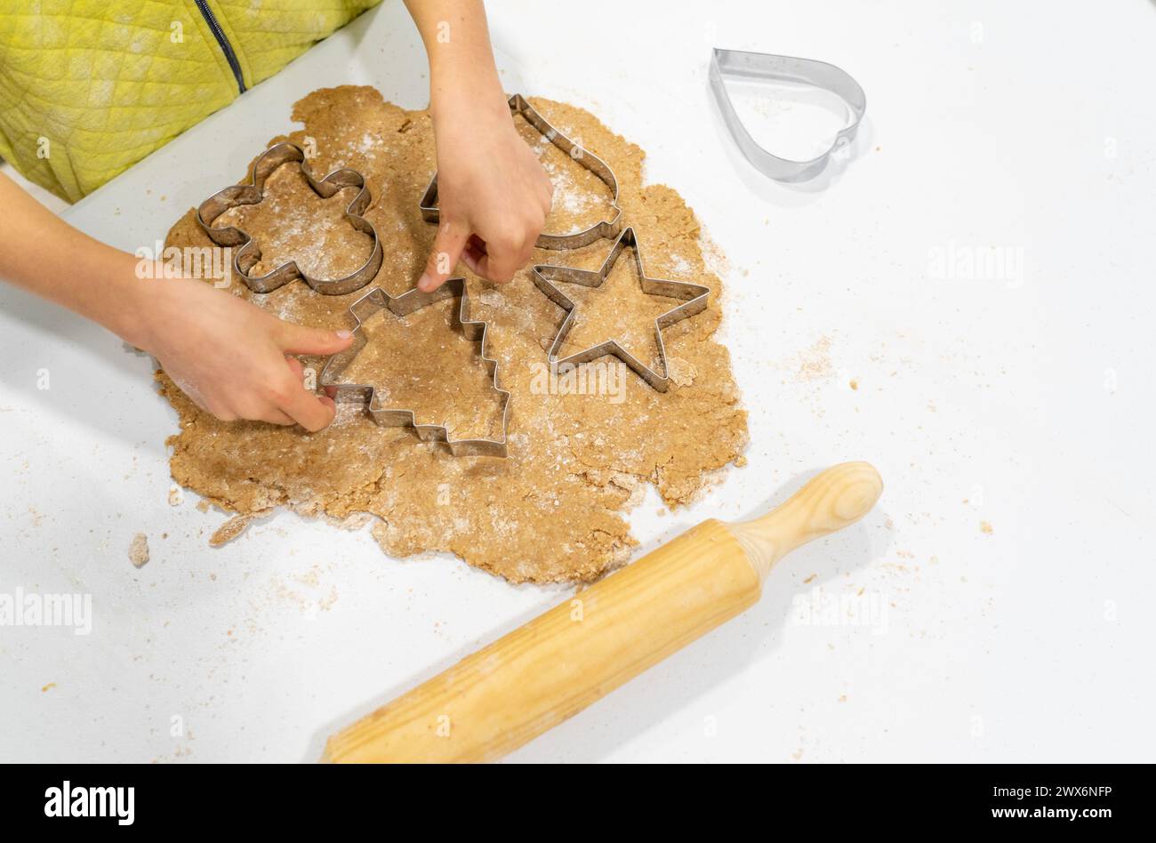 Shaping with molds hi-res stock photography and images - Alamy