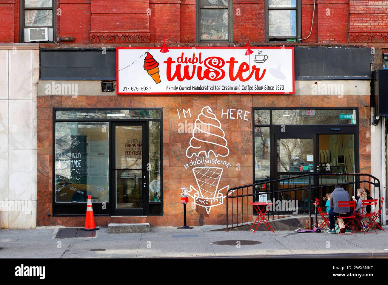 Ice cream shop hi-res stock photography and images - Alamy