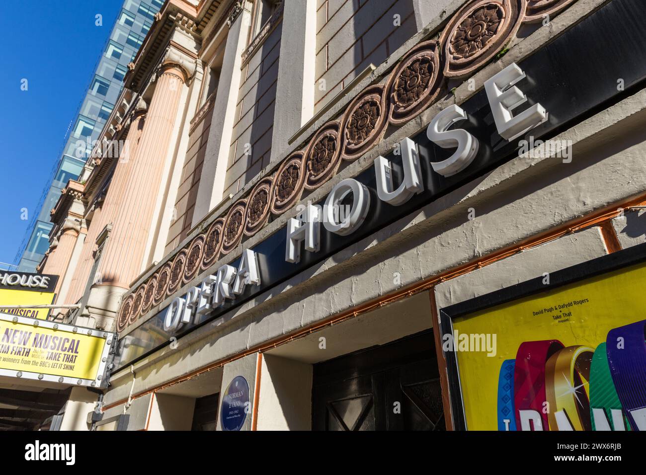 Manchester opera house hi-res stock photography and images - Alamy