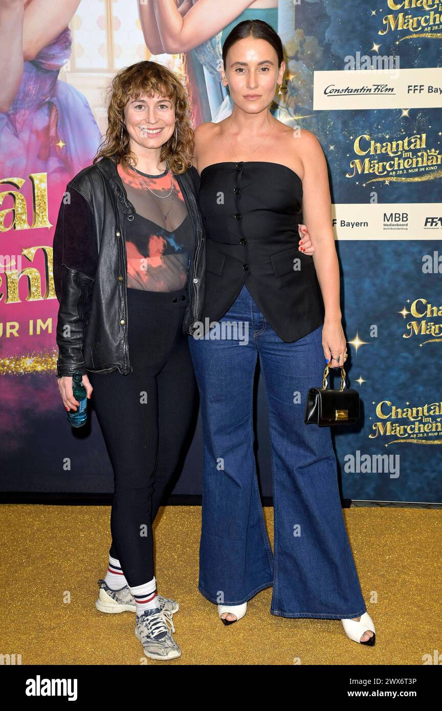 Ines Hollinger und Peri Baumeister bei der Premiere des Kinofilms ...