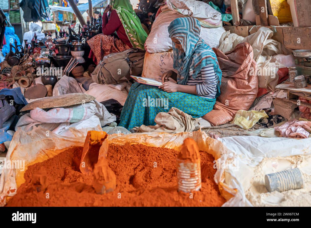 The colorful market of Harar (Harer), Ethiopia Stock Photo - Alamy