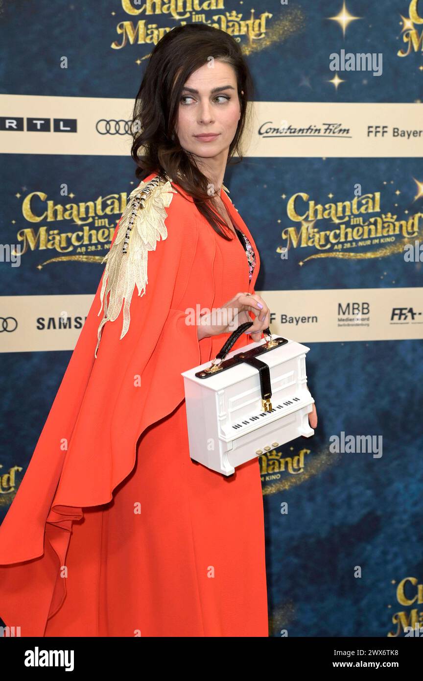 Nora Tschirner bei der Premiere des Kinofilms Chantal im Märchenland im ...