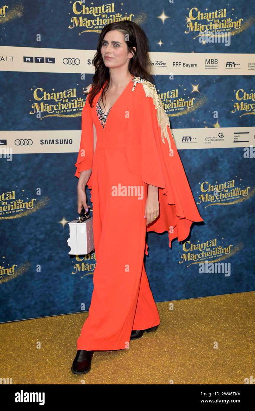 Nora Tschirner bei der Premiere des Kinofilms Chantal im Märchenland im ...