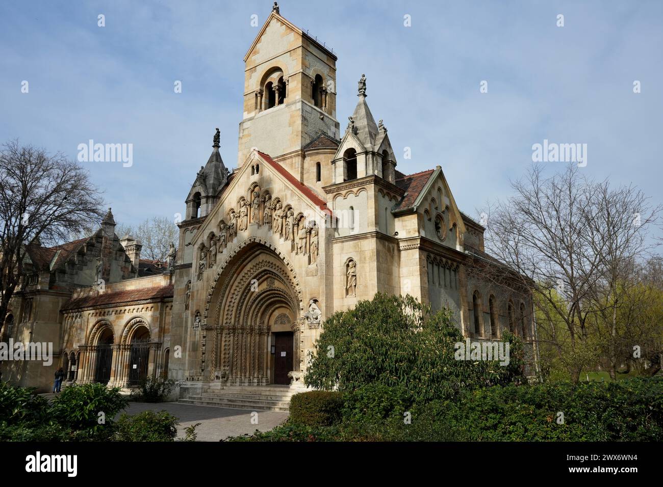 Catholic castle chapel hi-res stock photography and images - Alamy
