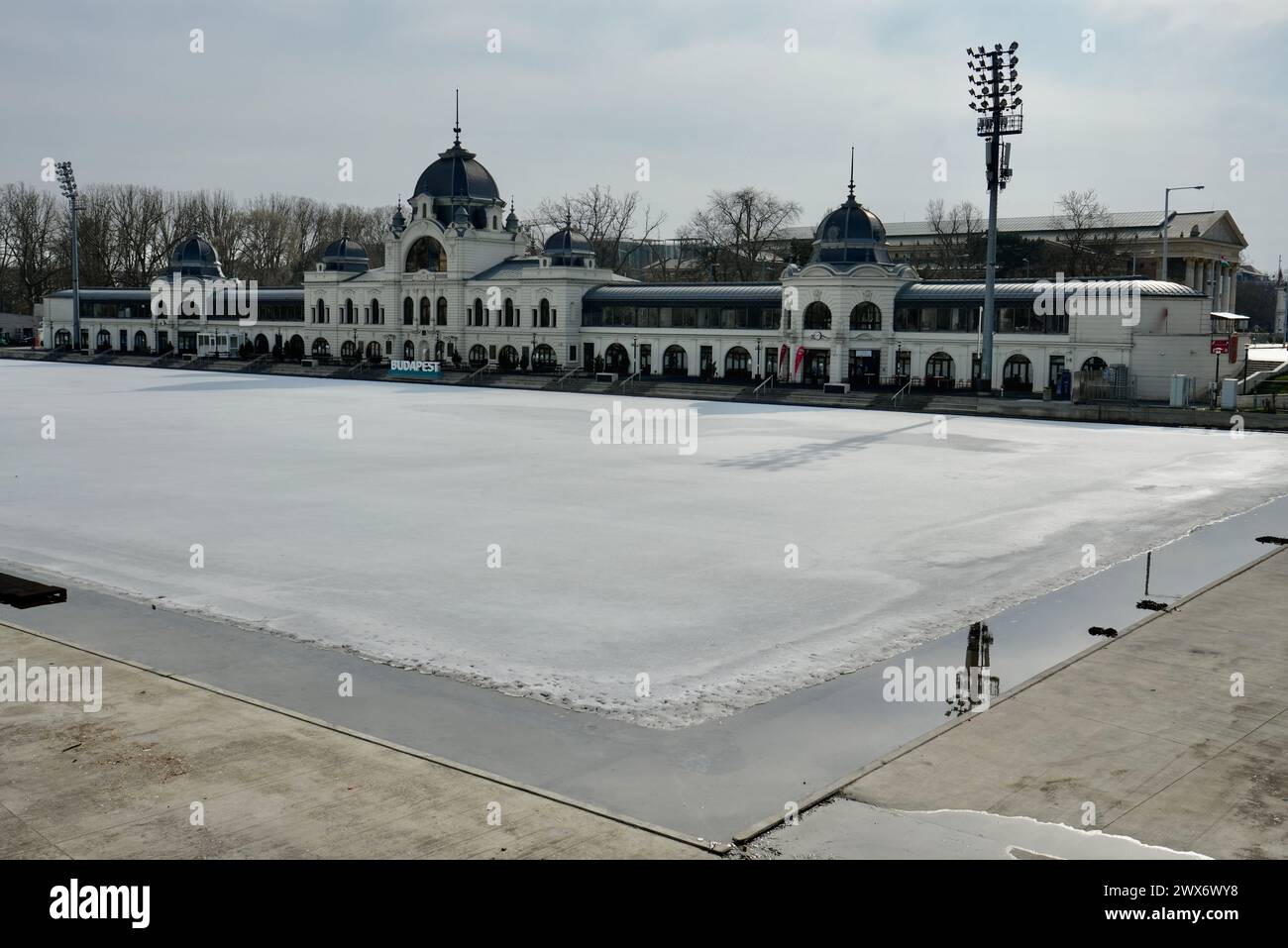 Budapest city park ice rink hi-res stock photography and images - Alamy