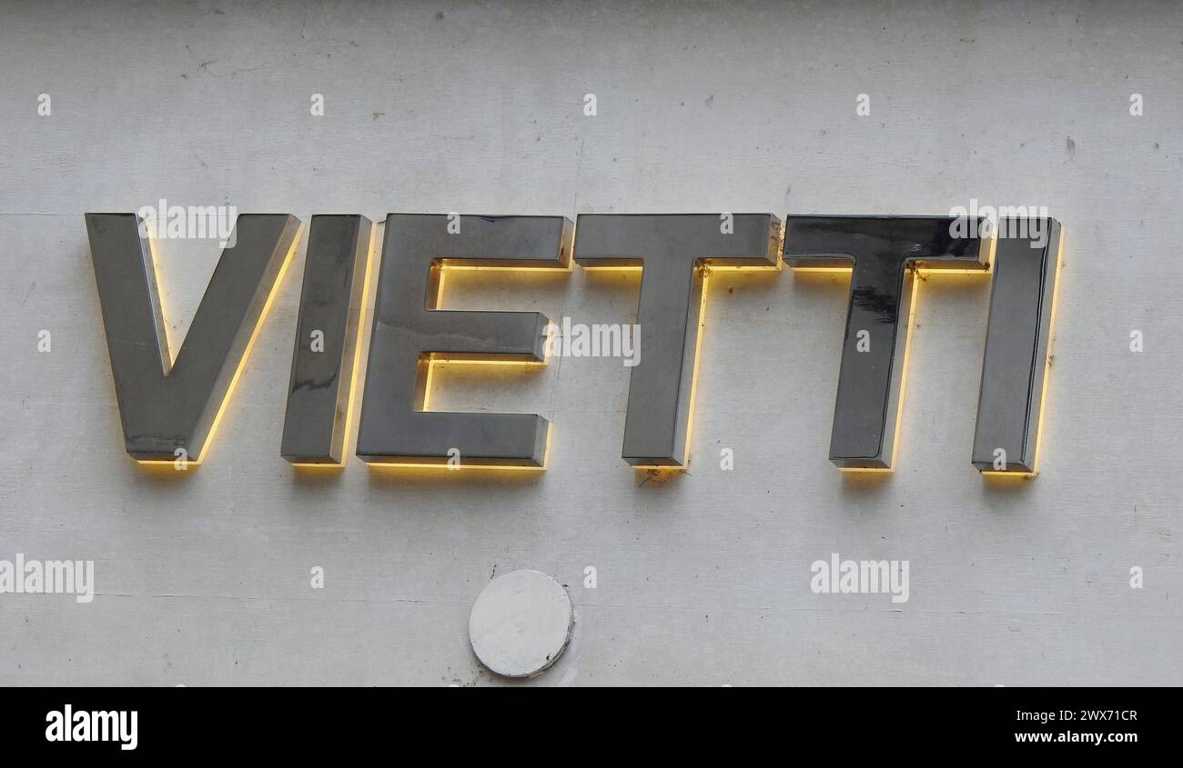 Anton Geisser 22.03.2024 Schweiz, Kleiderkette Vietti Logo Schriftzug ...