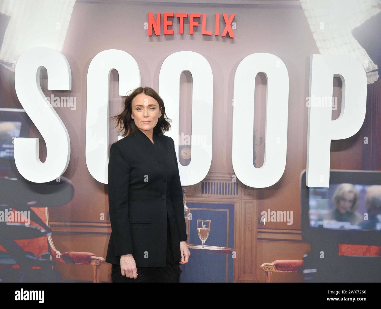 Scoop world premiere in curzon mayfair hi-res stock photography and ...