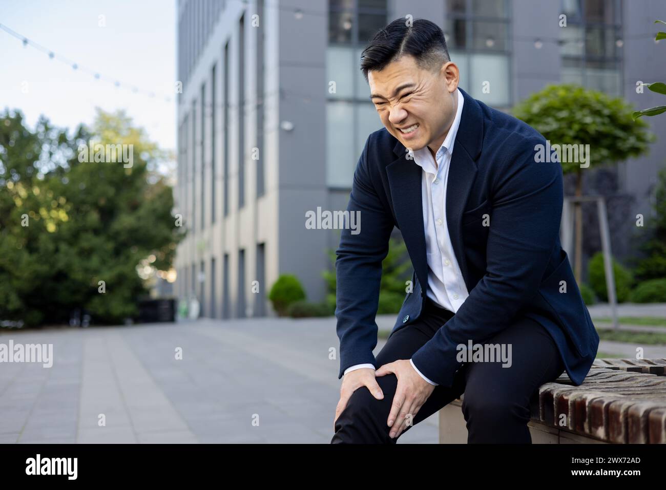 Contorted hands hi-res stock photography and images - Alamy