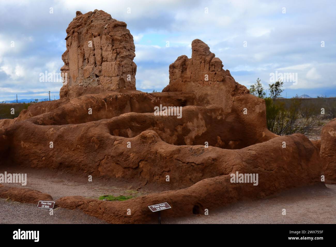 Ancient Casa Grande Ruins National Monument of the Pre-columbian ...