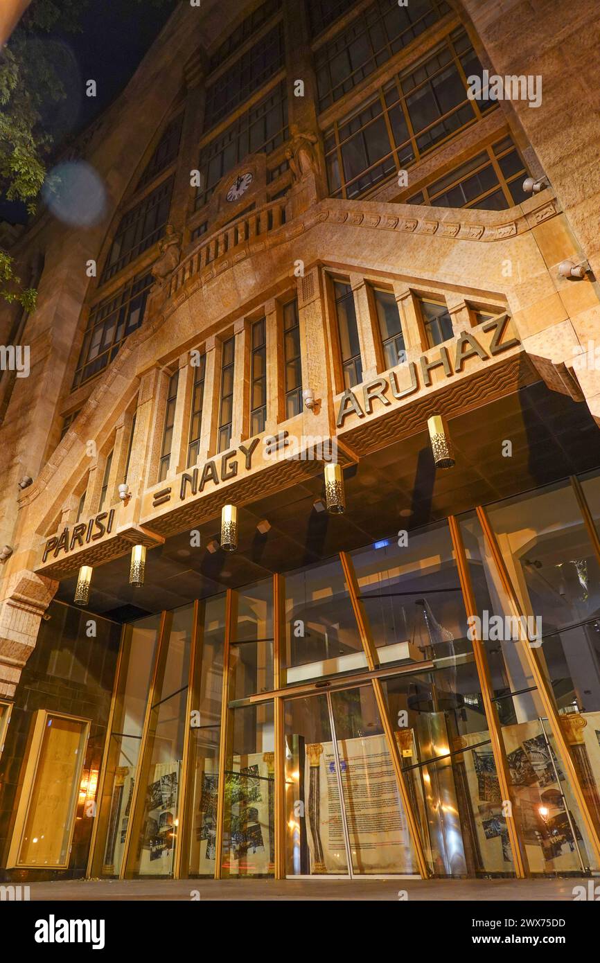 Hungary, Budapest, Hungary, Budapest, Night view of the Parisi ...